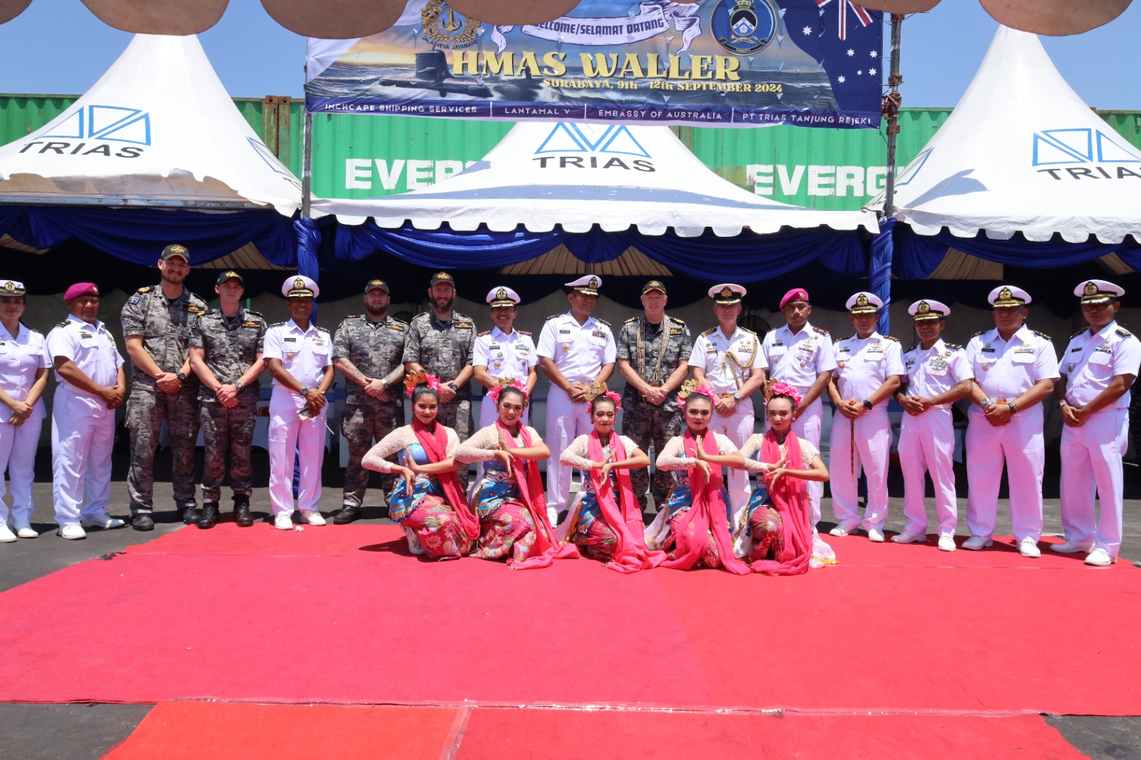 Lantamal V Sambut kedatangan Kapal Selam AL Australia HMAS Waller (SSG-75) | Paradigma Indonesia