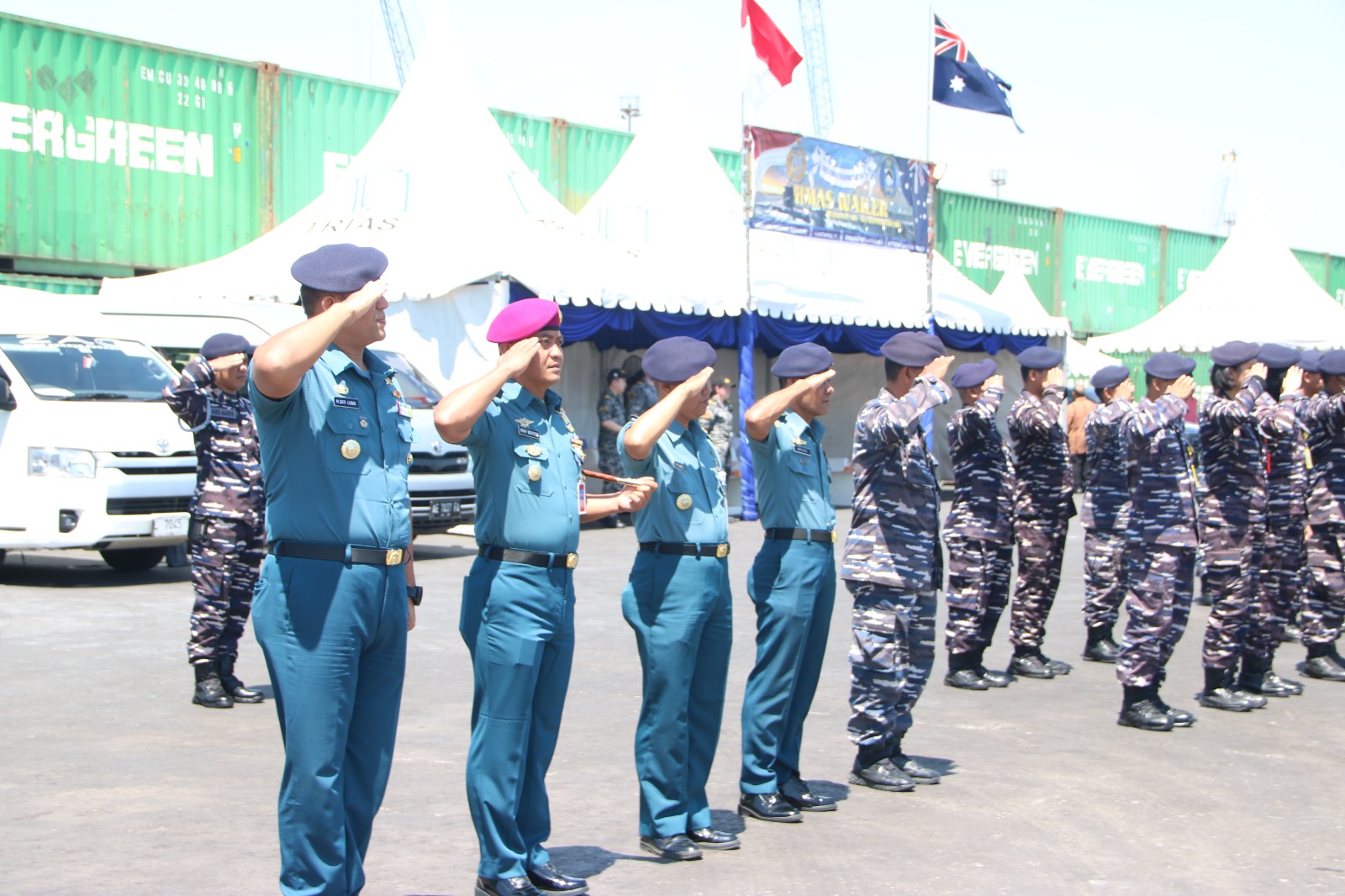 Lantamal V Lepas Keberangkatan Kapal Selam Australia HMAS Waller (SSG-75) | Paradigma Indonesia