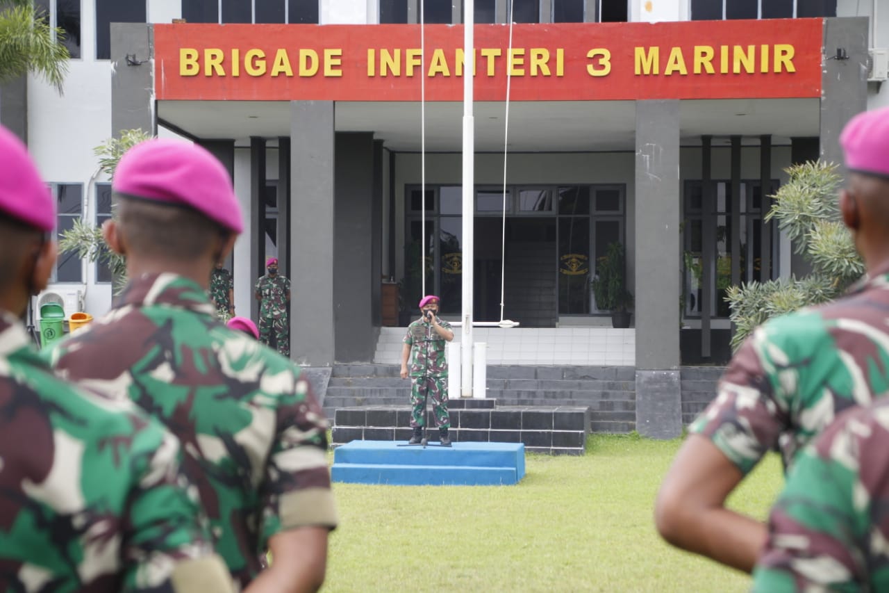 PRAJURIT BRIGIF 3 MARINIR IKUTI UPACARA PENYAMBUTAN PRAJURIT REMAJA ...