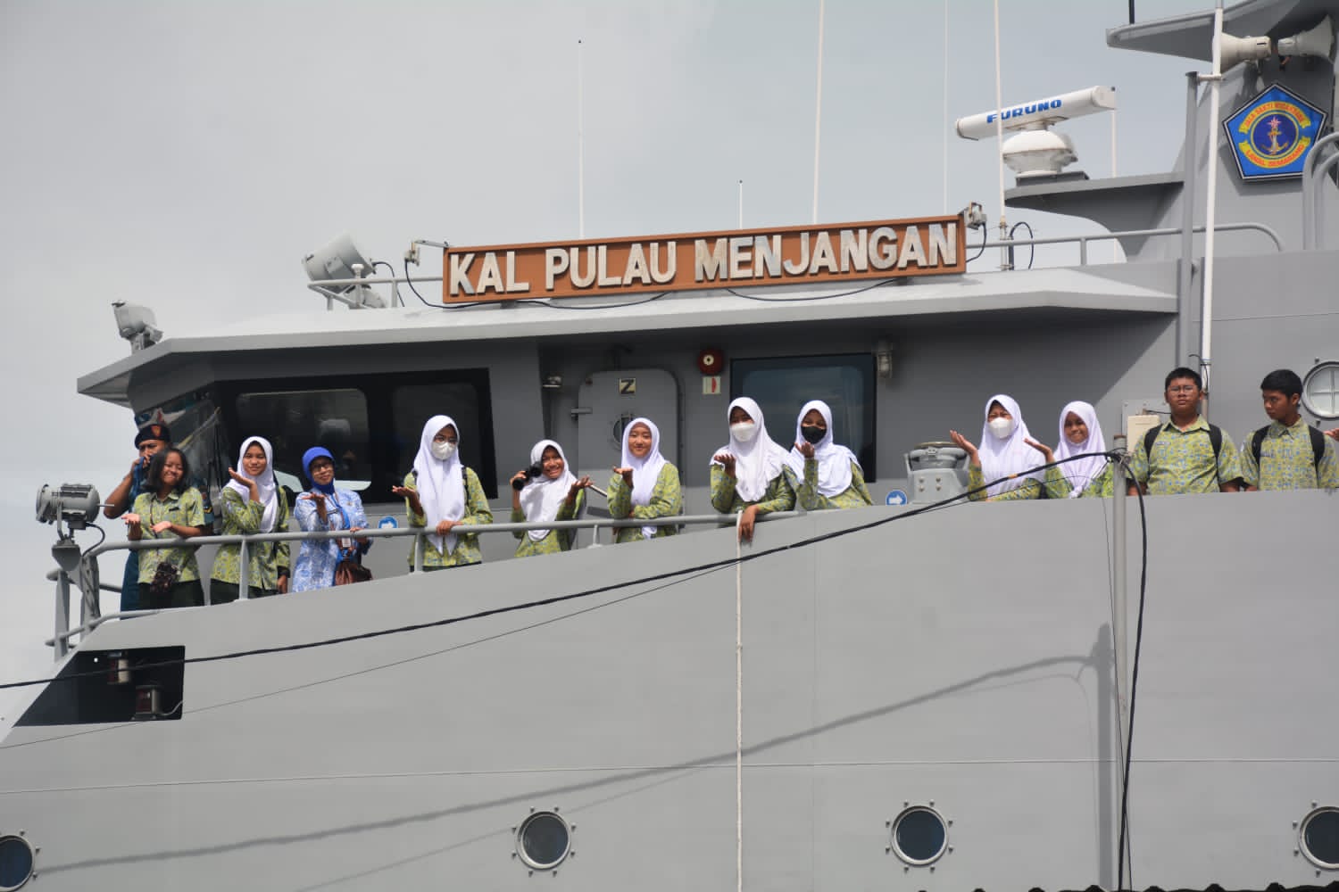 Bangga! Generasi Muda Kunjungi Kapal Perang KAL Pulau Menjangan II-5-39 ...