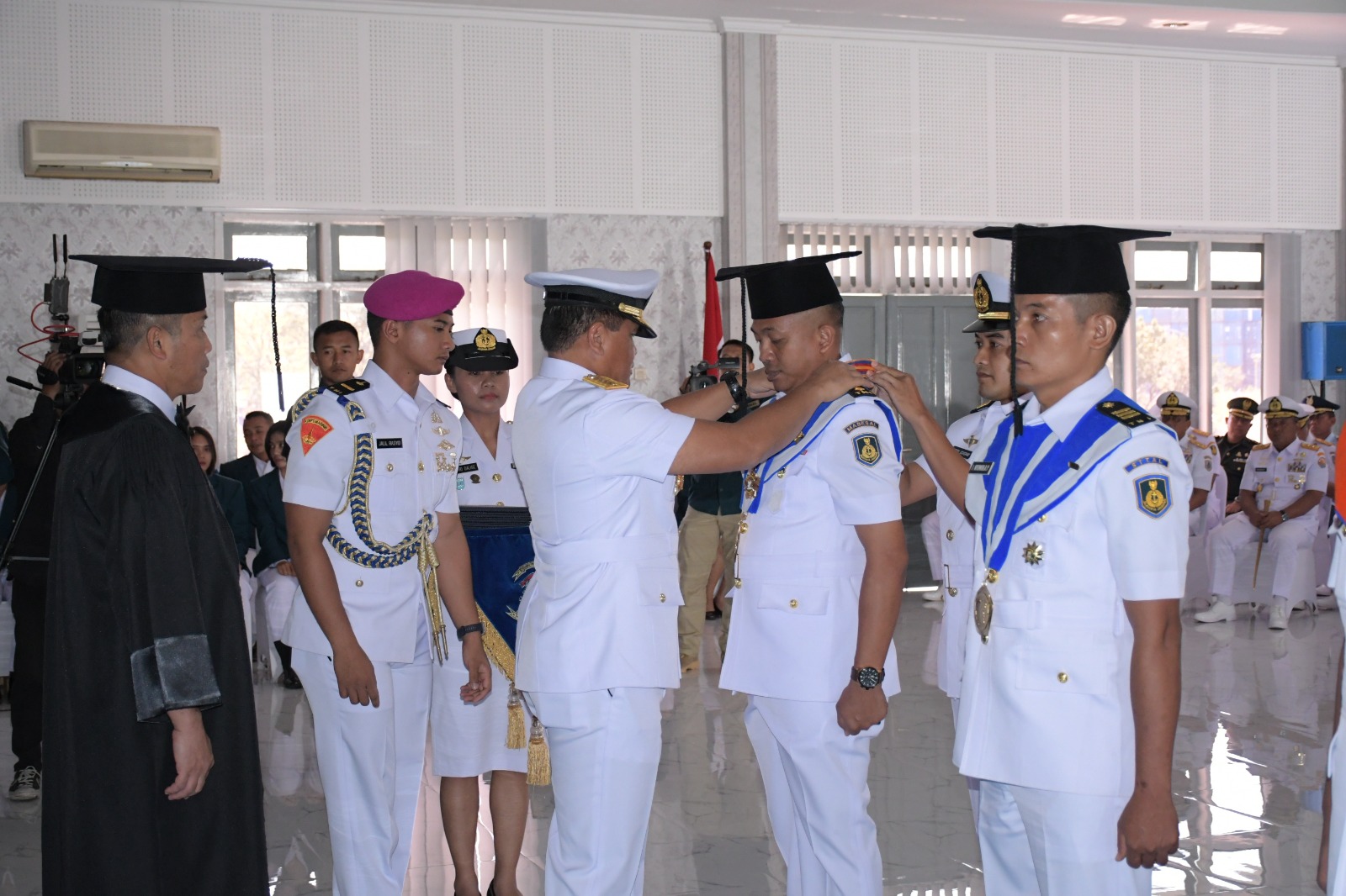 Wadan Kodiklatal Hadiri Wisuda Program Pasca Sarjana, S1 dan D-3 STTAL ...