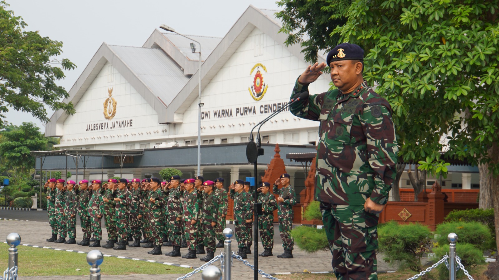 Emban Tugas Negara Dengan Baik, Kodiklatal Laksanakan Upacara Bendera ...