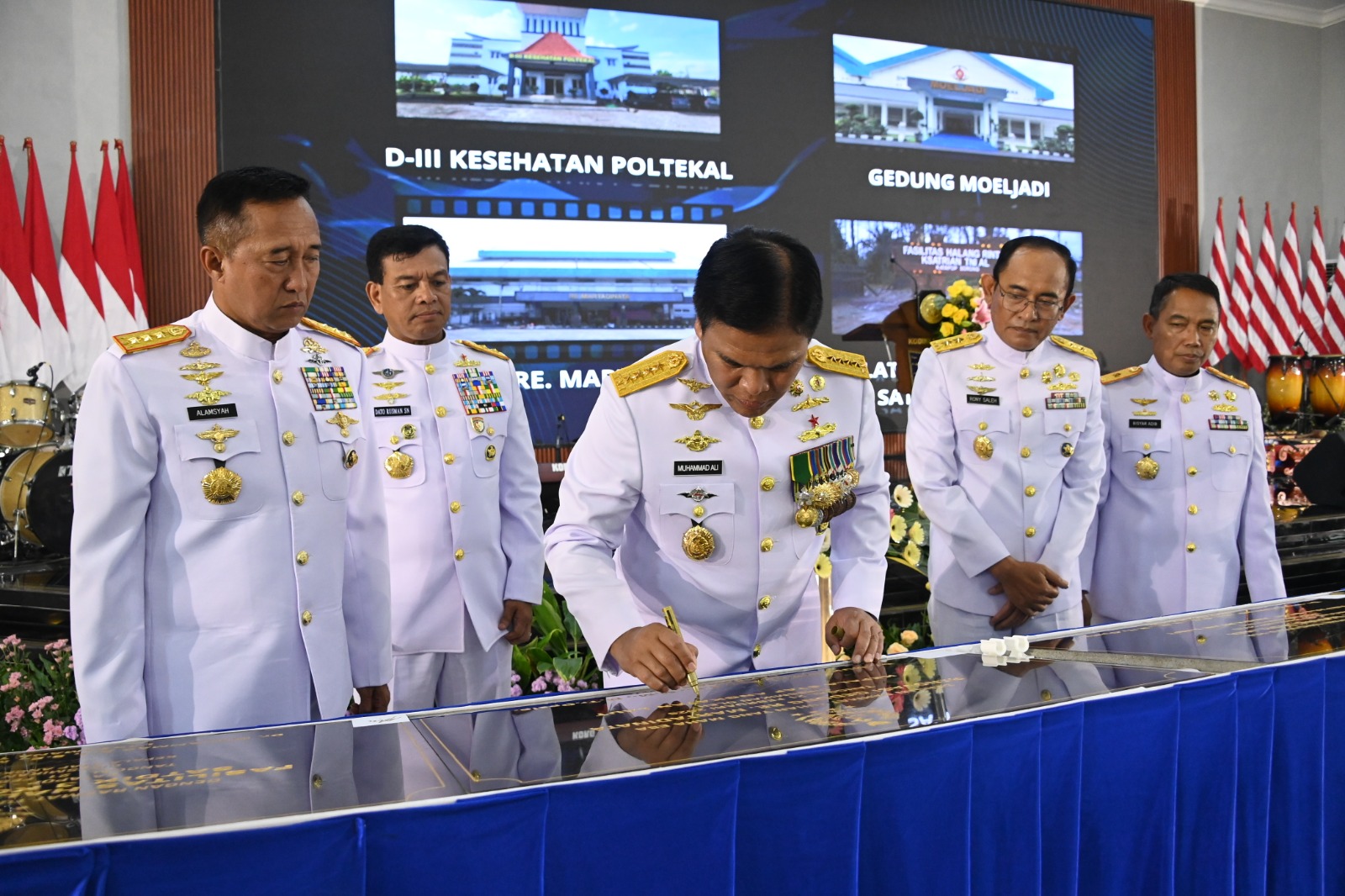 Dankodiklatal Bangga 201 Siswa Diktukpa TNI AL Angkatan 54 Resmi ...