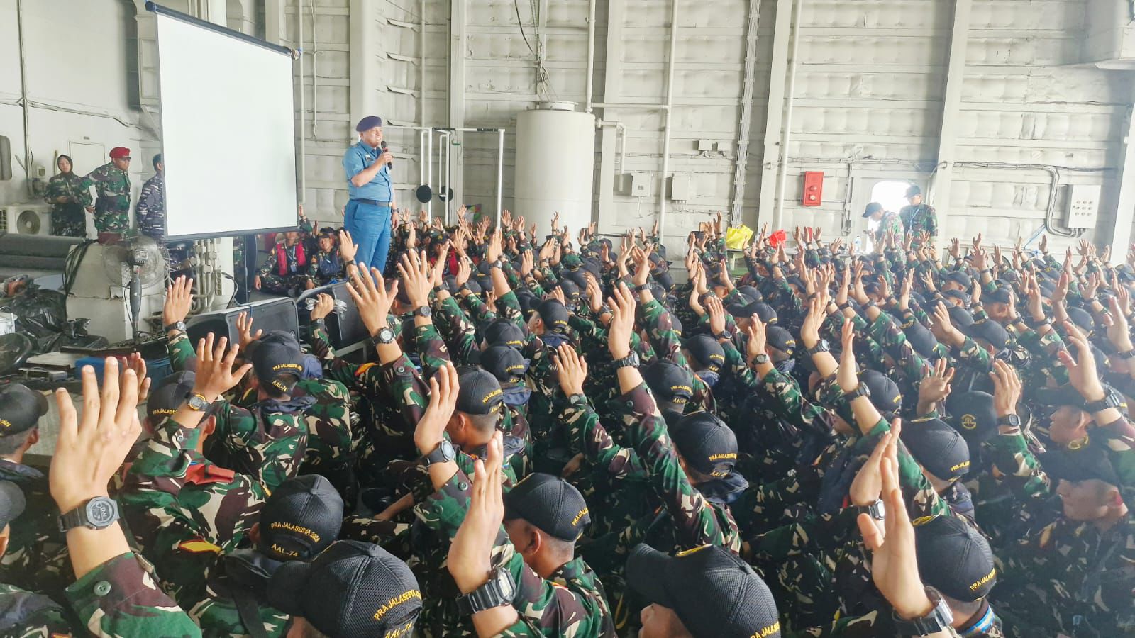 Sukses Prajalasesya, Taruna AAL Angkatan 74 Disambut Hangat di Dermaga ...